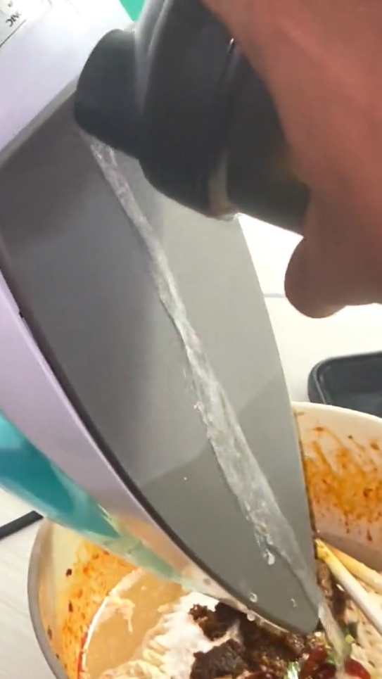 Innovative Cooking, Malaysian Student Uses Hot Iron to Make Instant ...