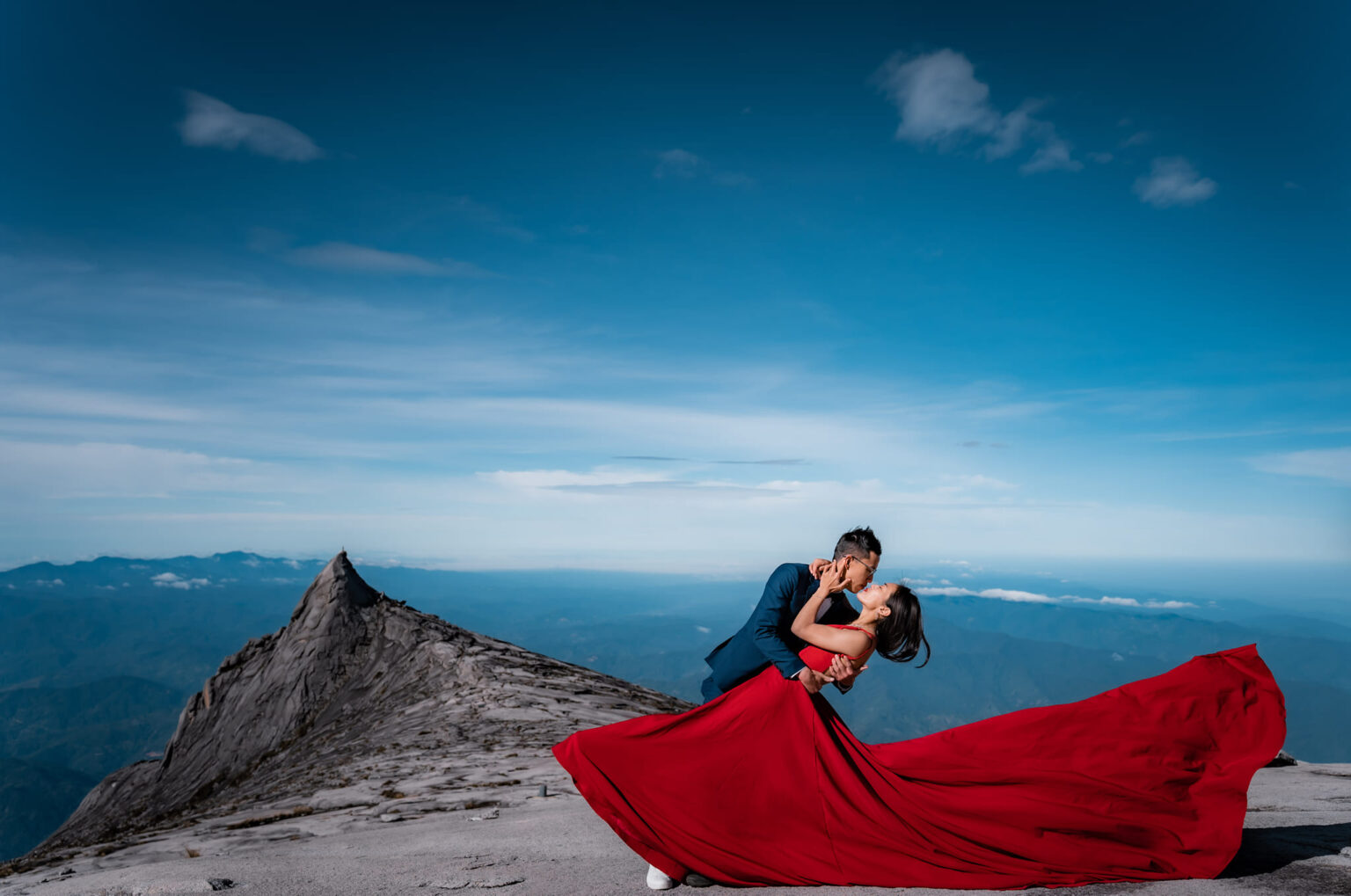 M’sian Couple Stuns Everyone With Their Breathtaking Pre-Wedding ...