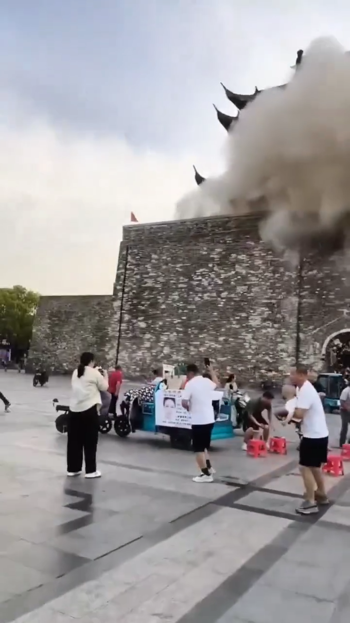 Historic Ming Dynasty Tower Roof Tiles Collapse Less Than a Year After ...