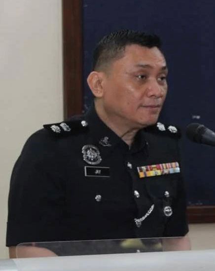 Two Men Seen Squaring Off at Toll Booth, One Now Wanted by Police ...