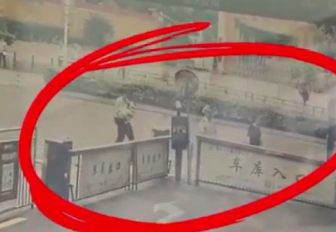 Toddler Survives 20-Storey Fall in China After Climbing Over Balcony ...