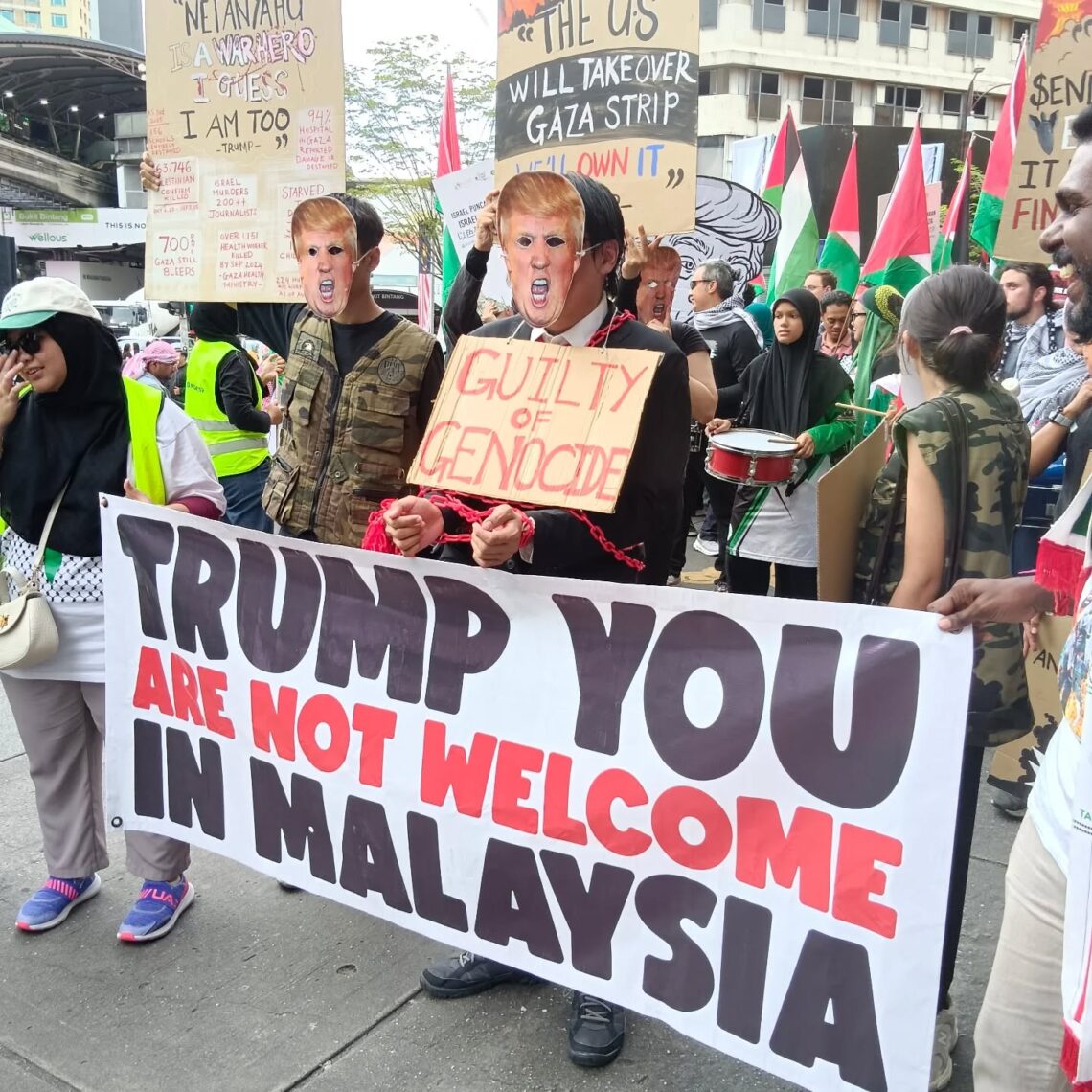 Former M'sian MP Harassed by Security at KLCC Over Palestinian Flag ...