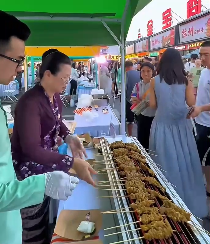 Malaysian Satay Stall Sparks Frenzy in China, Selling Out in Under an ...