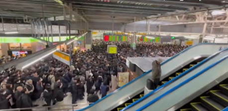 A Friday Morning Surprise: Tokyo's Famous Trains Stop for Hours - Wake ...
